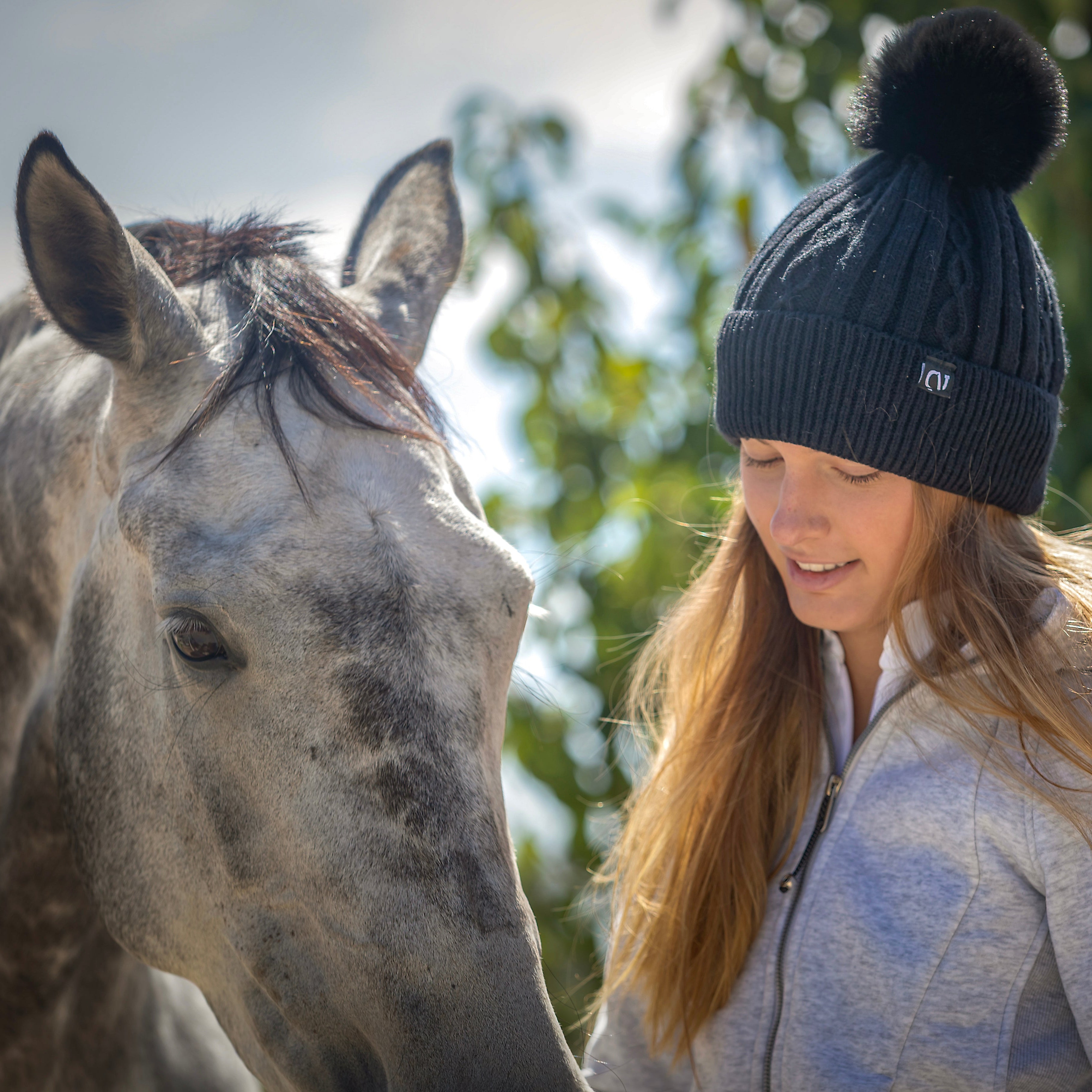 QJ Riding Wear Luna Beanie – EQ Saddlery
