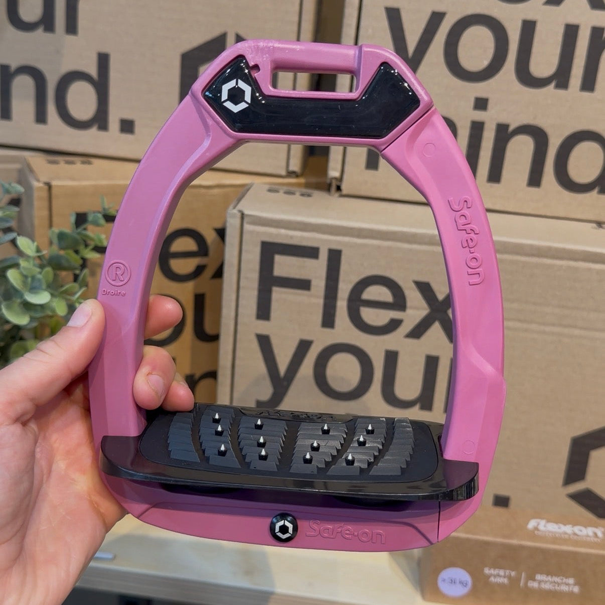 Flex-On Safe On Inclined Ultra Grip Stirrups – EQ Saddlery