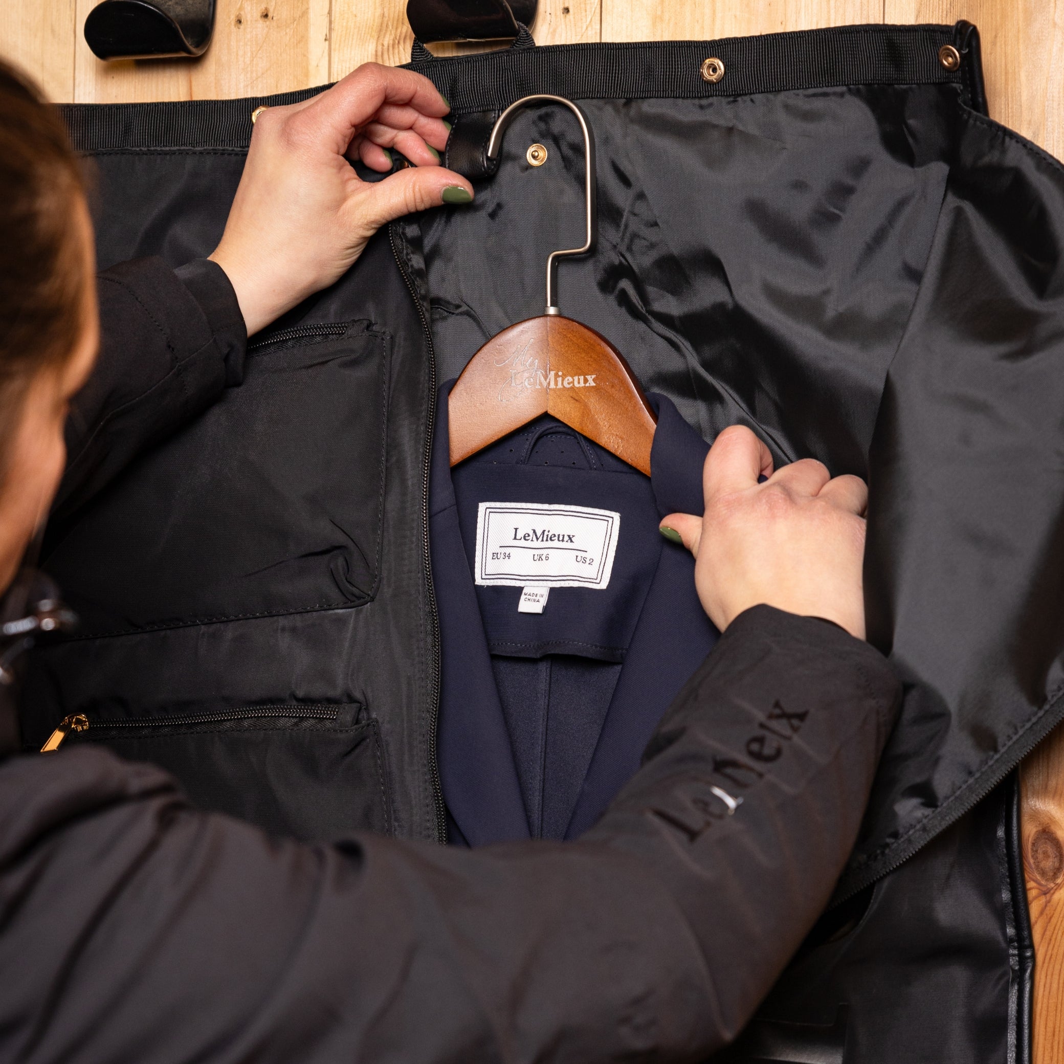 LeMieux Luxe Show Jacket Duffle Bag – EQ Saddlery